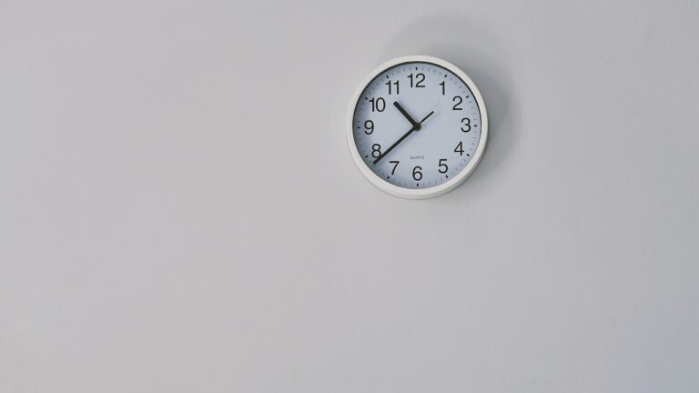 Windowsでアナログ時計を表示するClocXで時計問題は落ち着いた感じ | ギリズム